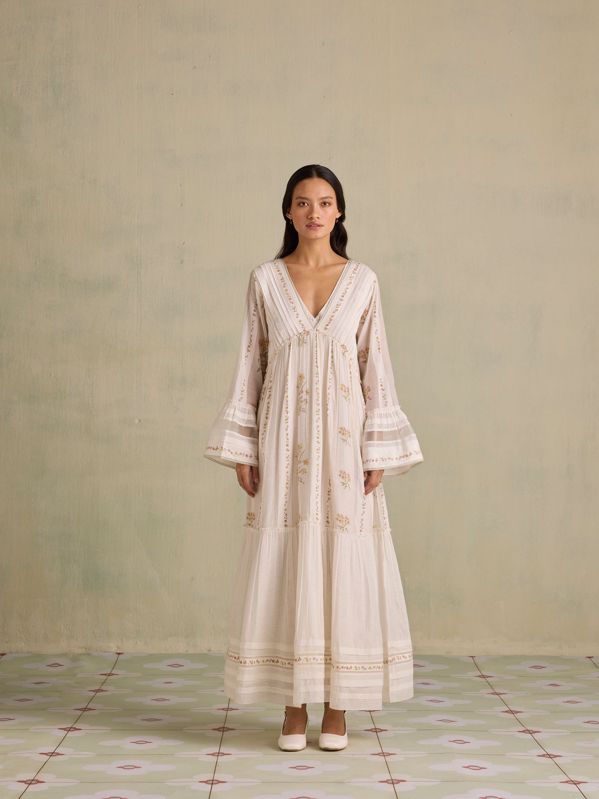 Song Weaver Maxi Dress | Floral Block Prints | V-neckline Dress