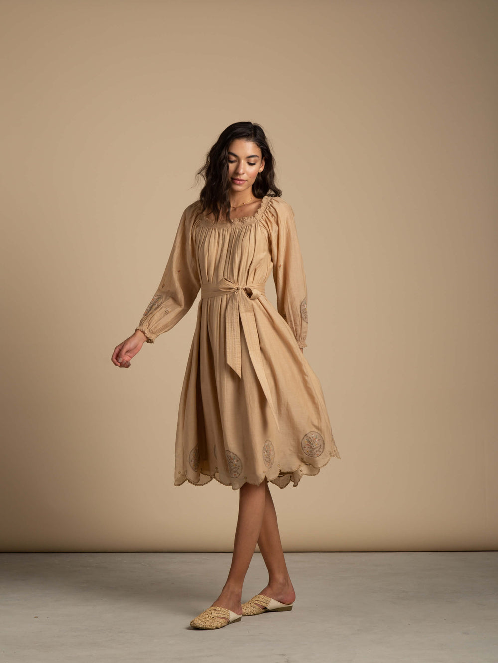 Folklore Dress: Embrace Vintage Charm - Buna Studio!